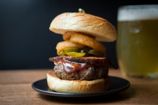 jaspers burger - Travel Squire