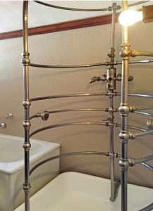 4_Robie_Shower_©Jennifer-Loris - Travel Squire