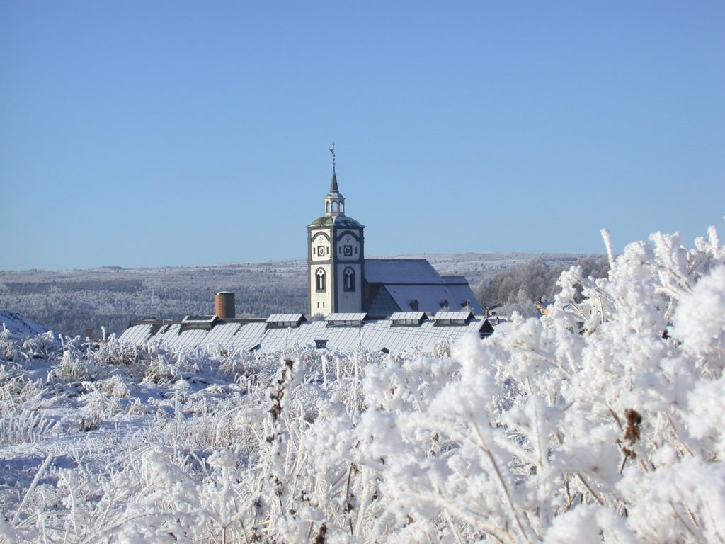 Norway Slideshow Roros Church - Travel Squire